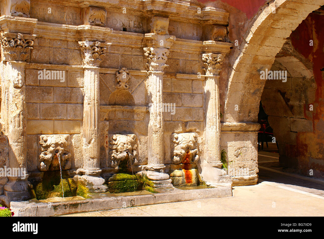 Rimondi a venetian fountain in Rethymno city, Greece Stock Photo - Alamy