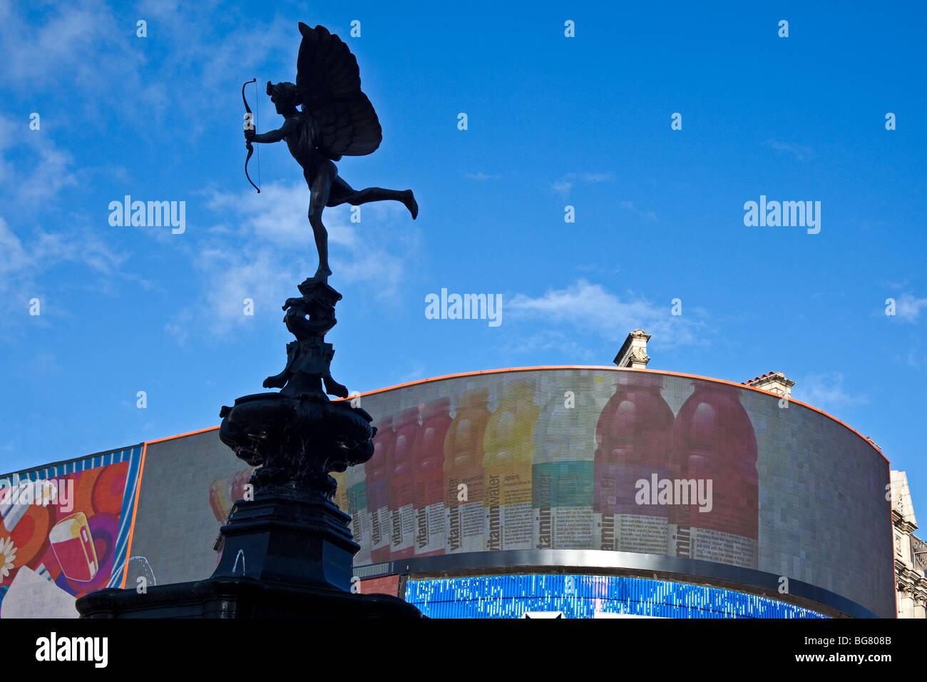 Piccadilly circus statue hi-res stock photography and images - Alamy
