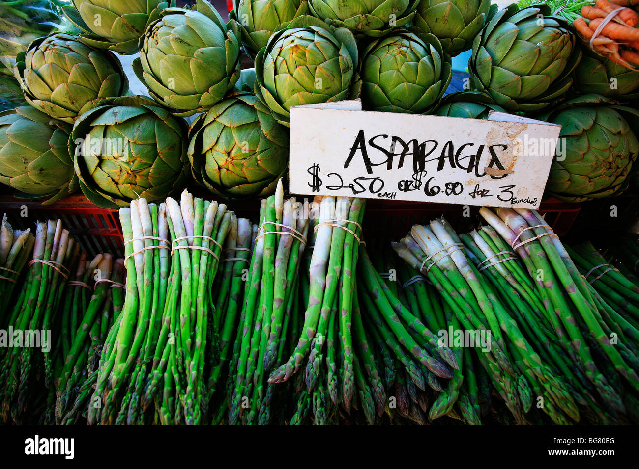 Asparagus farming farmers hi-res stock photography and images - Alamy