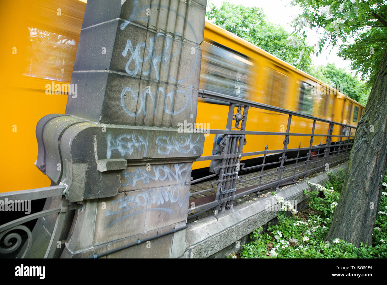 Yellow subway train in Berlin Stock Photo - Alamy