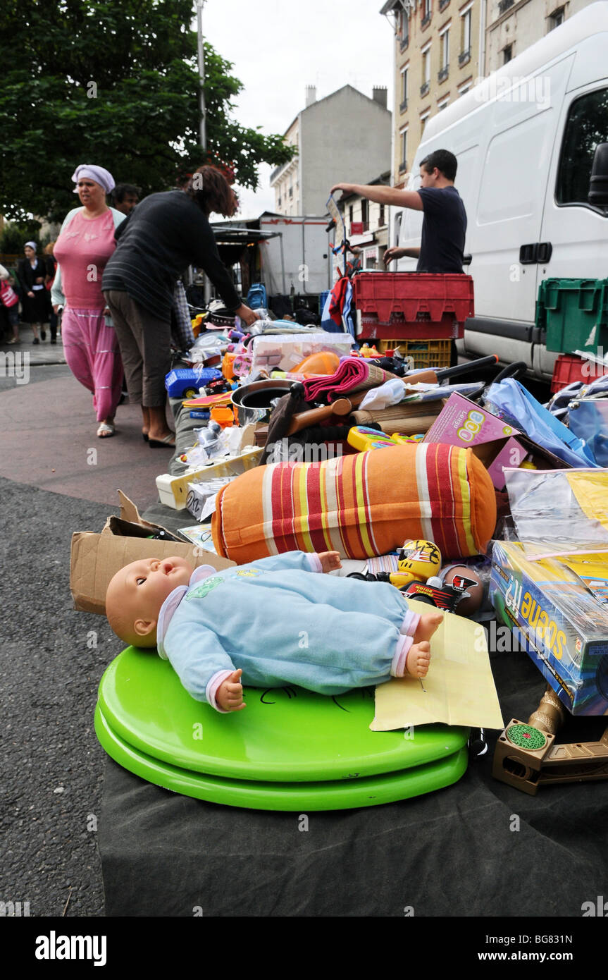 France, Paris, outdoor second hand clothes street market Stock Photo ...