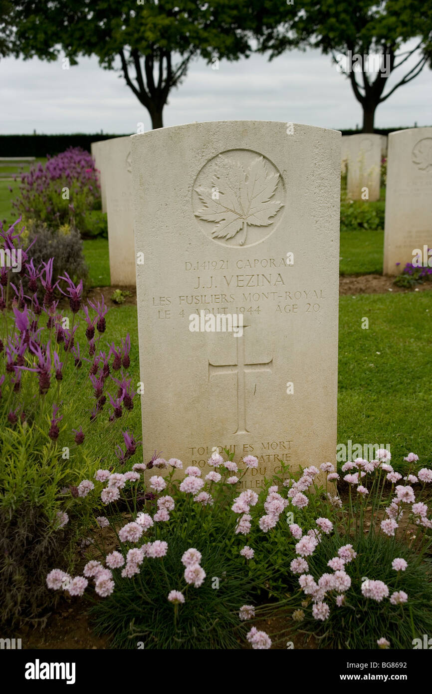 Mont royal cemetery hi-res stock photography and images - Alamy