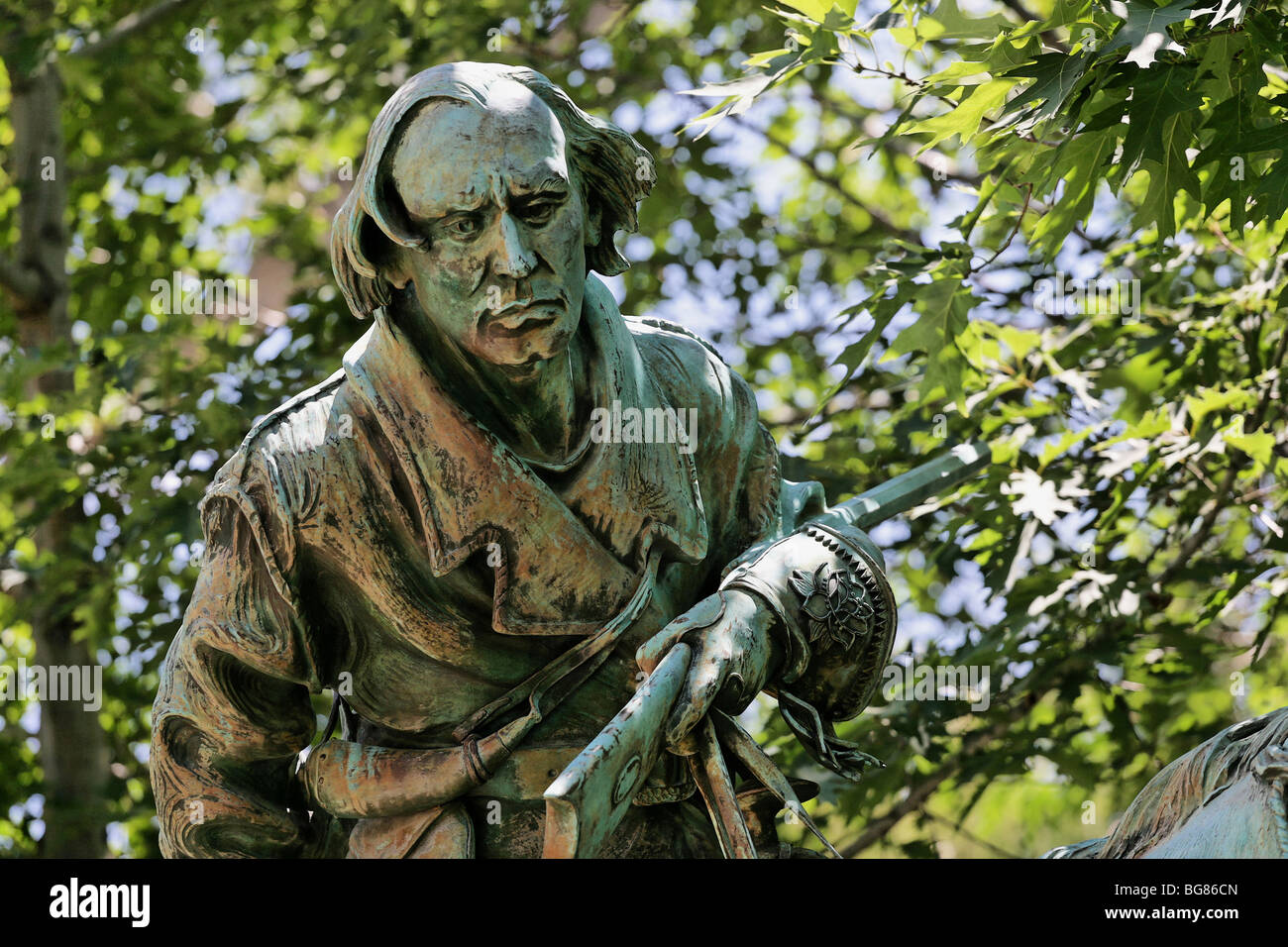 Statue with rifle hi-res stock photography and images - Alamy