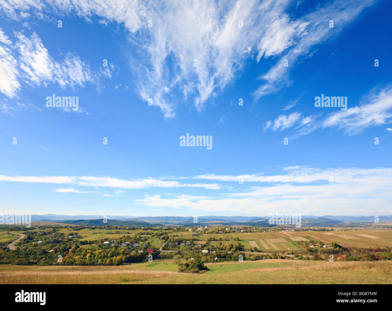 Mountain valley sky hi-res stock photography and images - Alamy