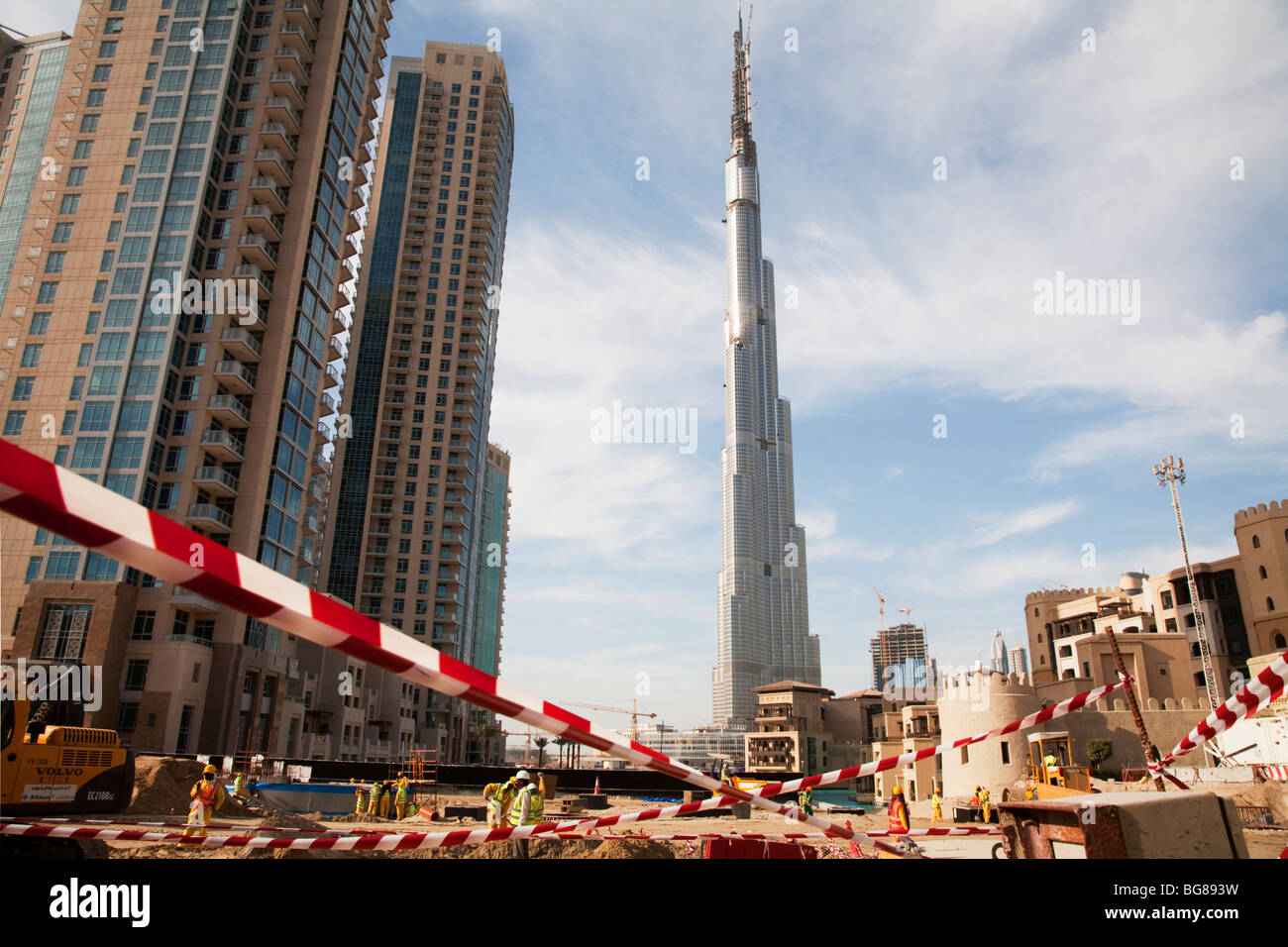 Burj khalifa construction site hi-res stock photography and images - Alamy