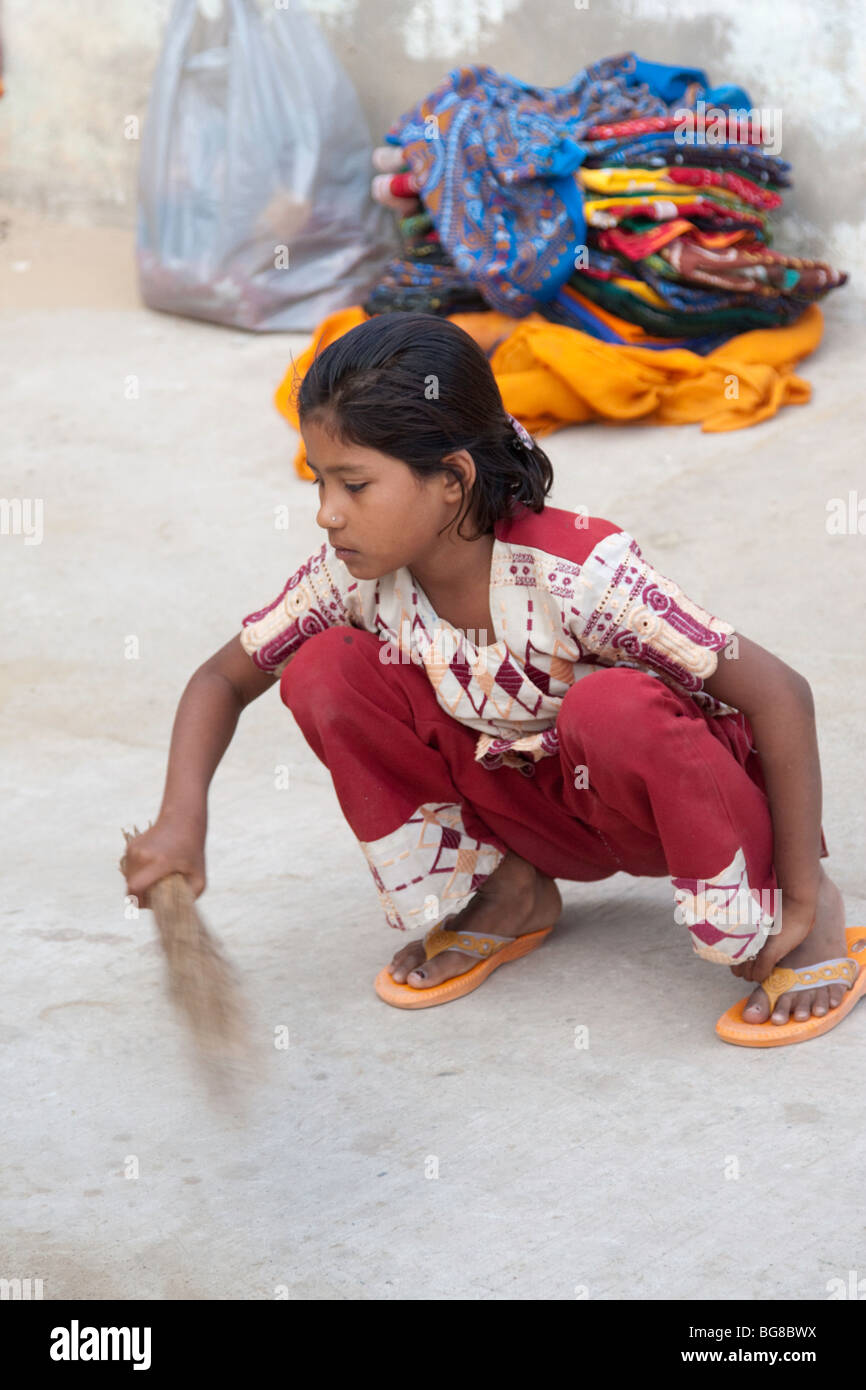 Girl sweeping hi-res stock photography and images - Alamy
