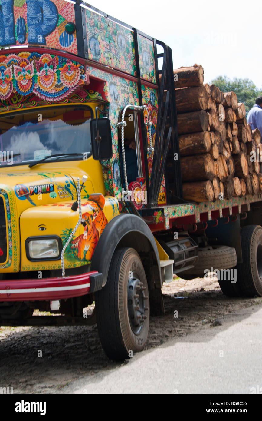 Indian lorry hi-res stock photography and images - Alamy