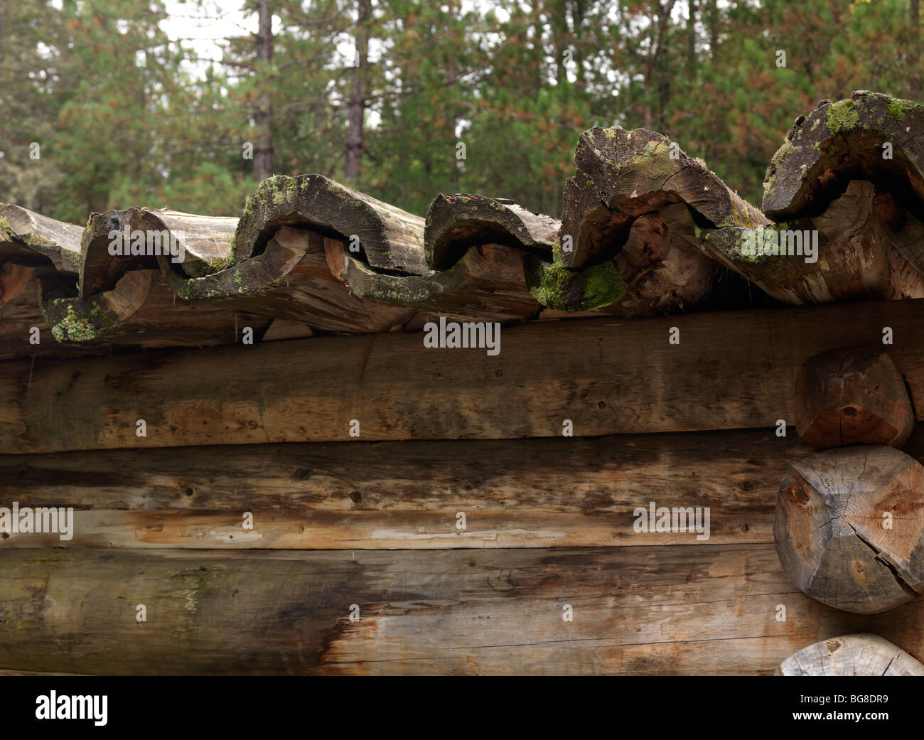Closeup of log house wooden roof tiles Stock Photo - Alamy
