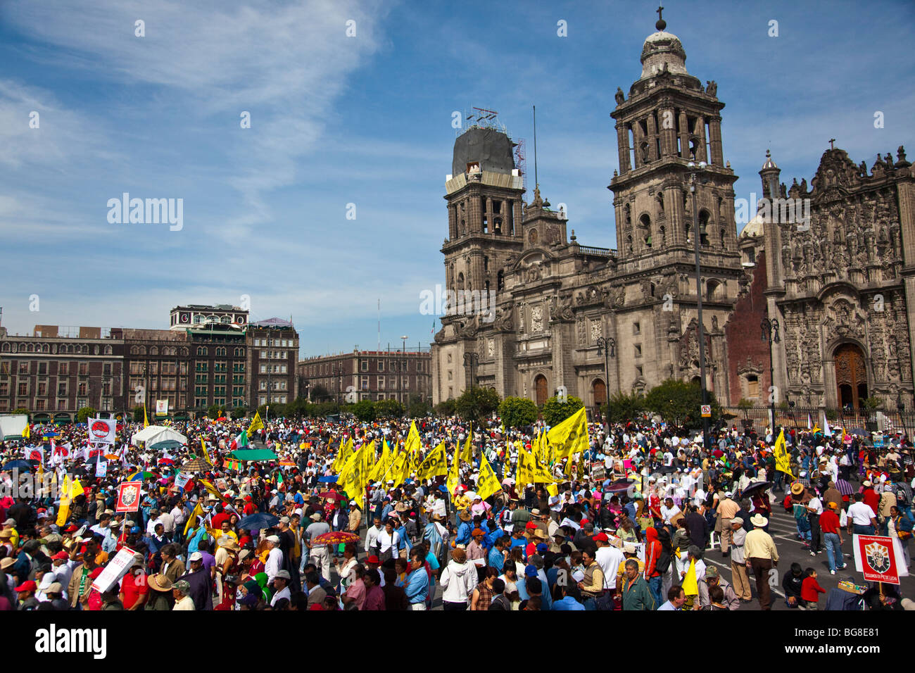 Cathedral and zocalo mexico city hi-res stock photography and images ...