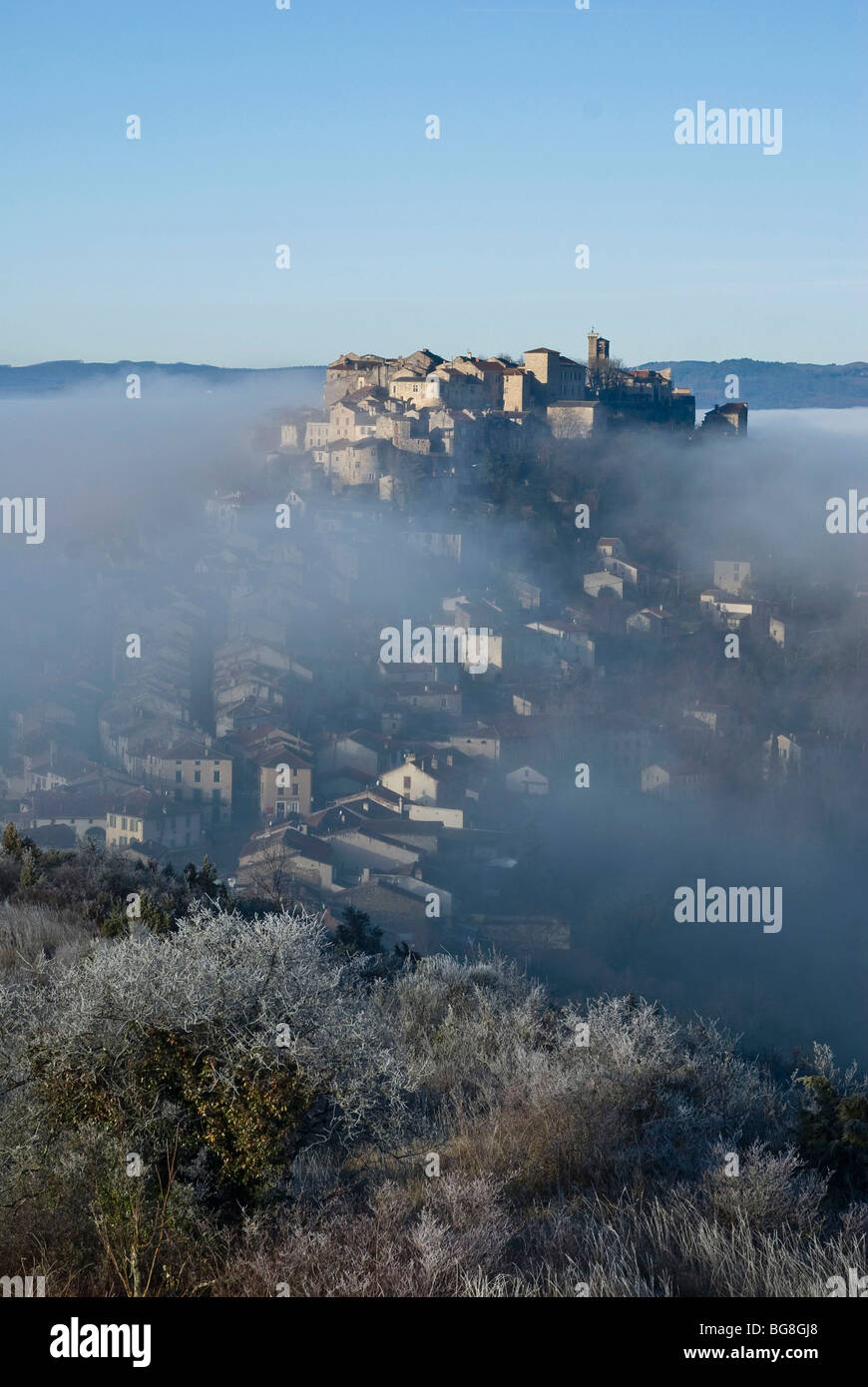Foglandscapeportrait hi-res stock photography and images - Alamy