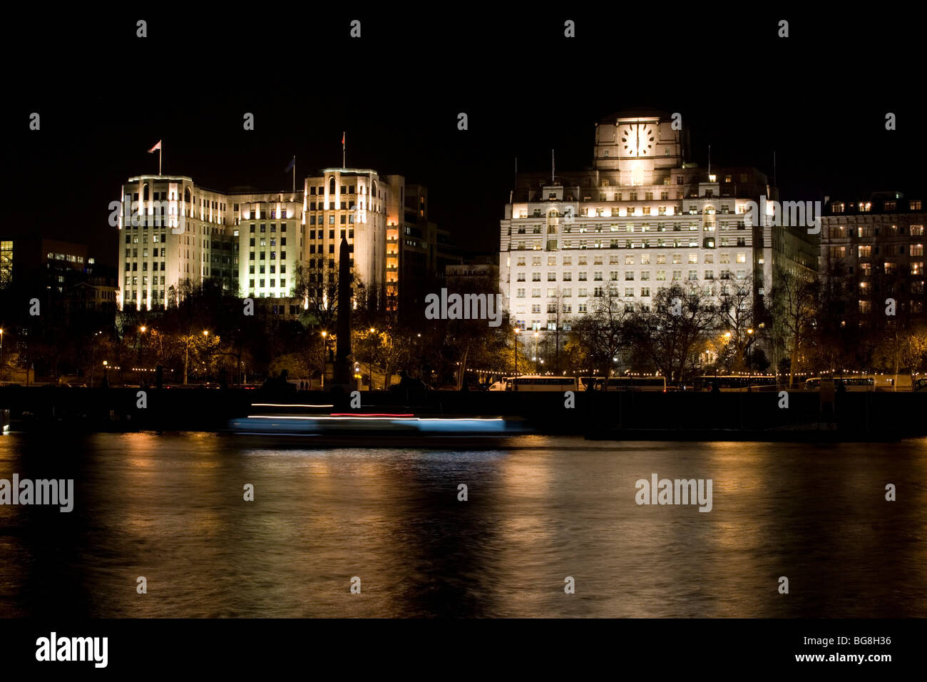 Shell mex house High Resolution Stock Photography and Images - Alamy