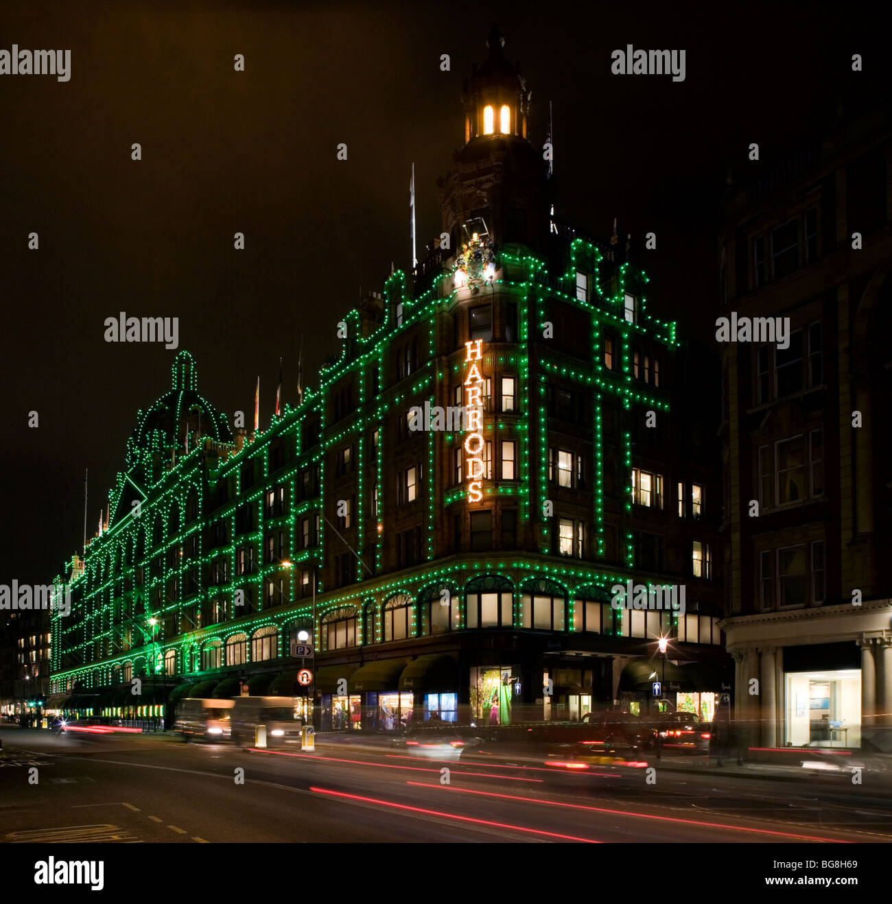 Harrods knightsbridge hi-res stock photography and images - Alamy