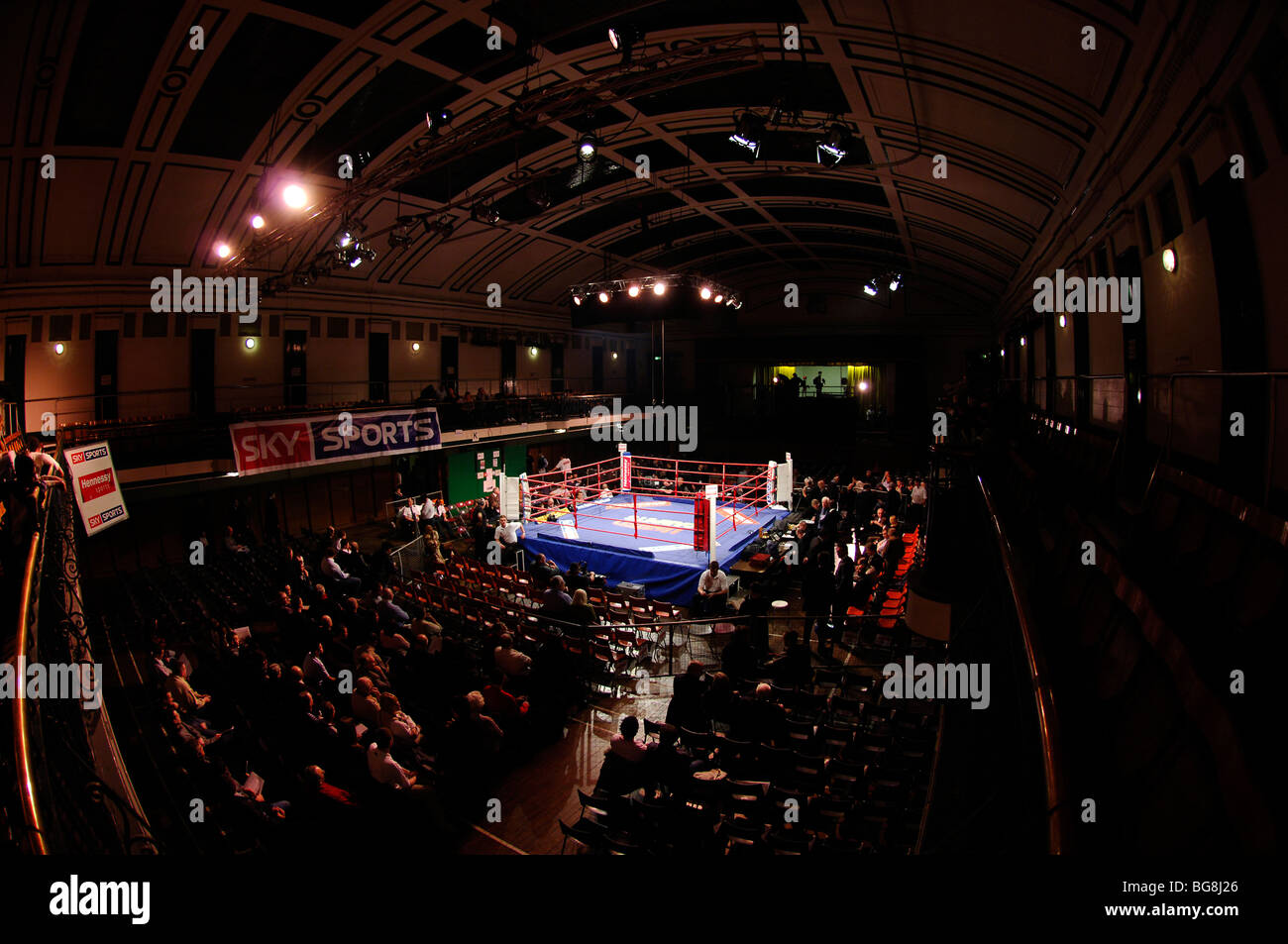 Boxing sponsors hi-res stock photography and images - Alamy