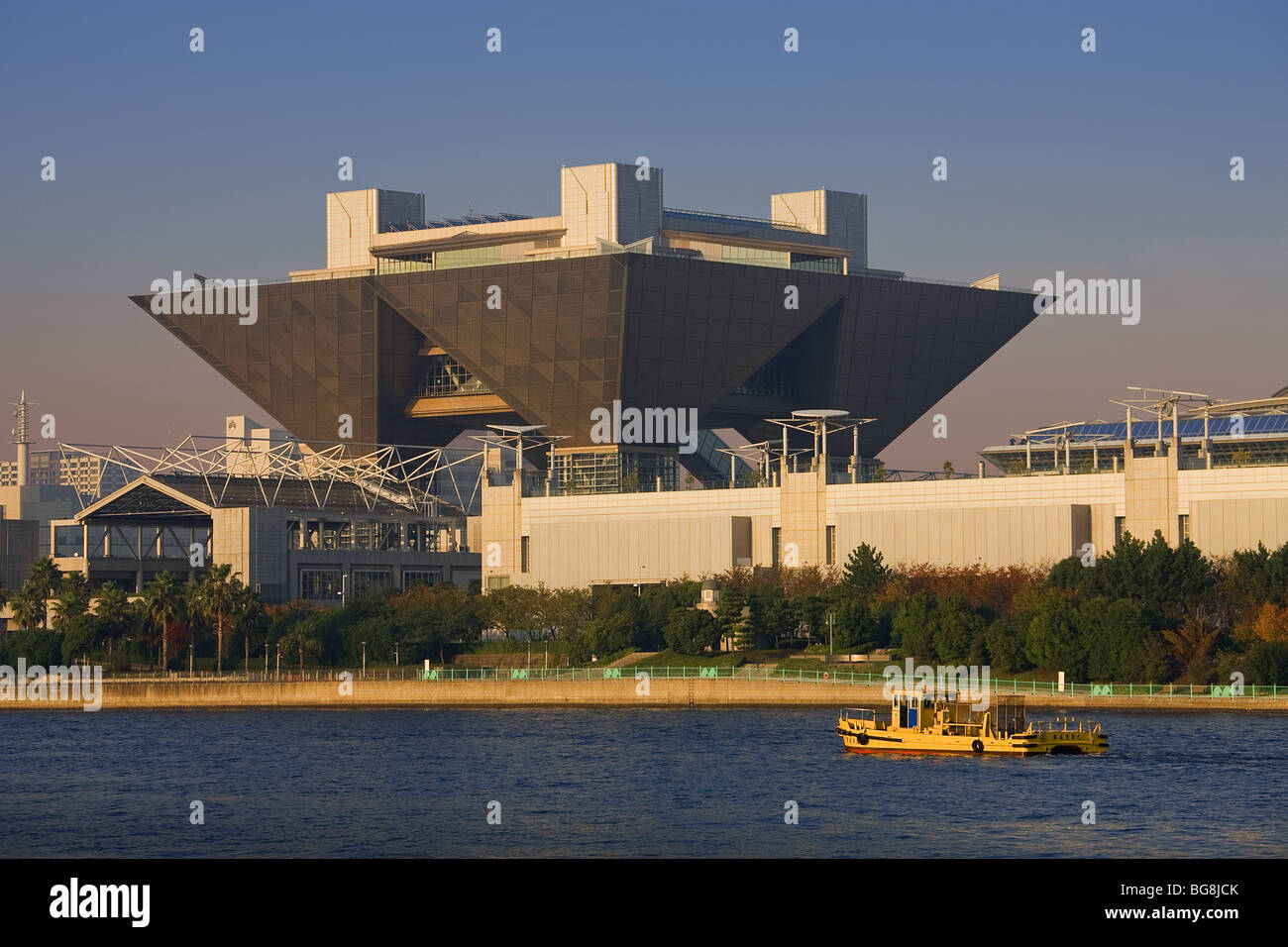 Tokyo big sight international exhibition center hi-res stock ...