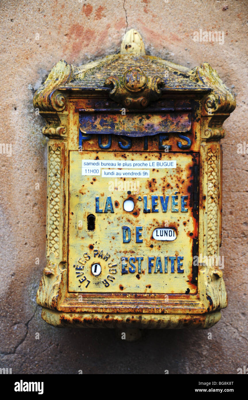 Old letter box Stock Photo - Alamy