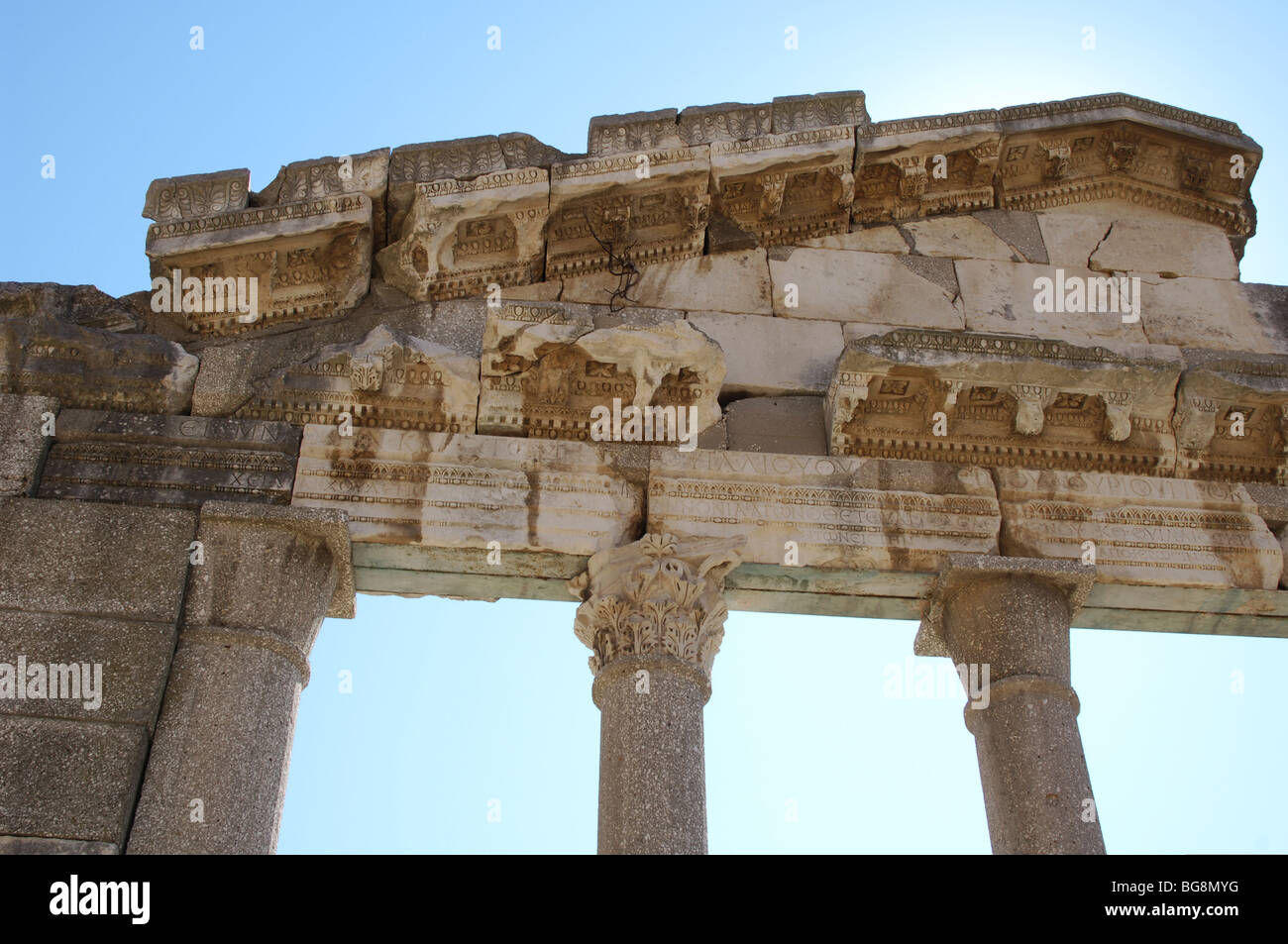 Ancient greek monument hi-res stock photography and images - Alamy
