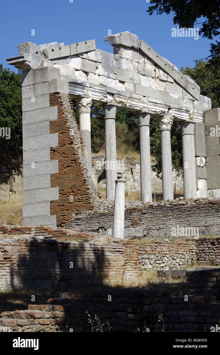 Ancient greek monument hi-res stock photography and images - Alamy