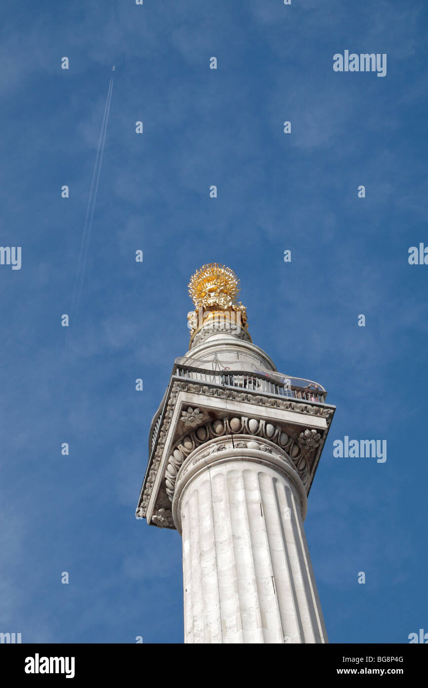 The viewing platform & gilded Urn of Fire on The Monument to the Great ...