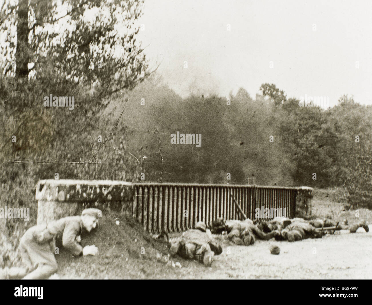 SECOND WORLD WAR. German artillery attack against the allied troops on ...