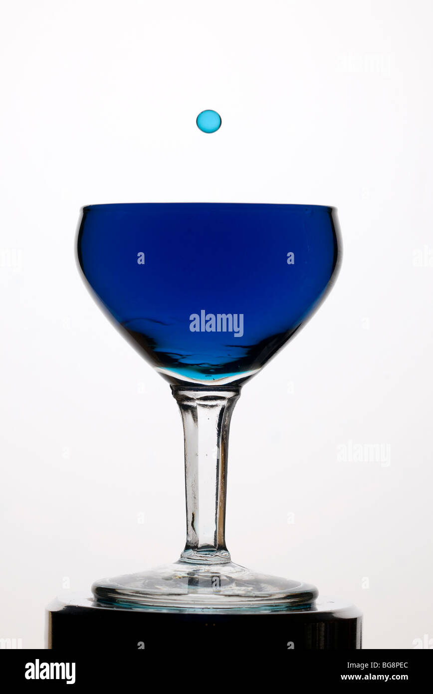Drop white wine falling glass hi-res stock photography and images - Alamy