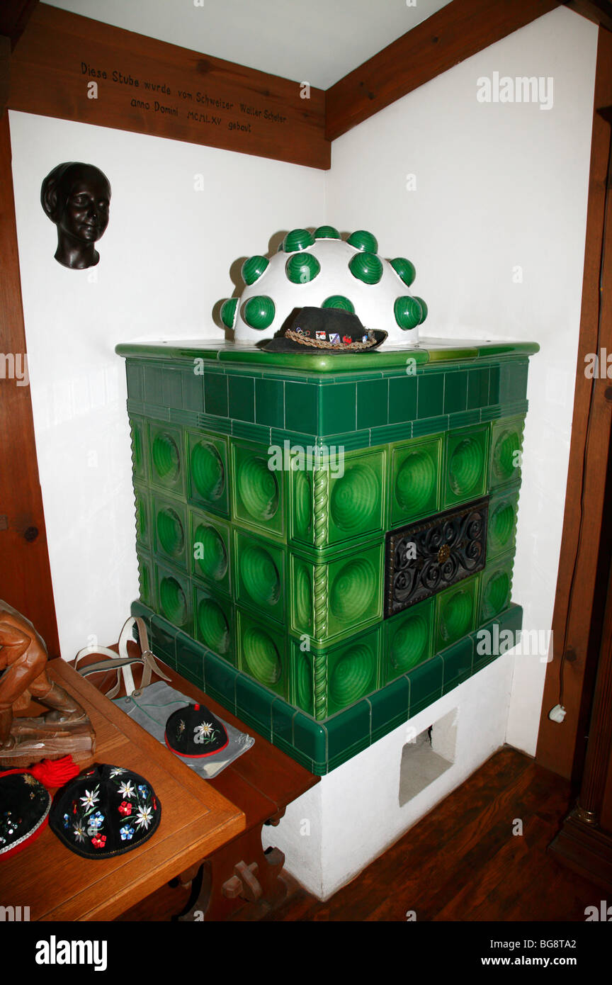 Traditional alpine architecture hi-res stock photography and images - Alamy