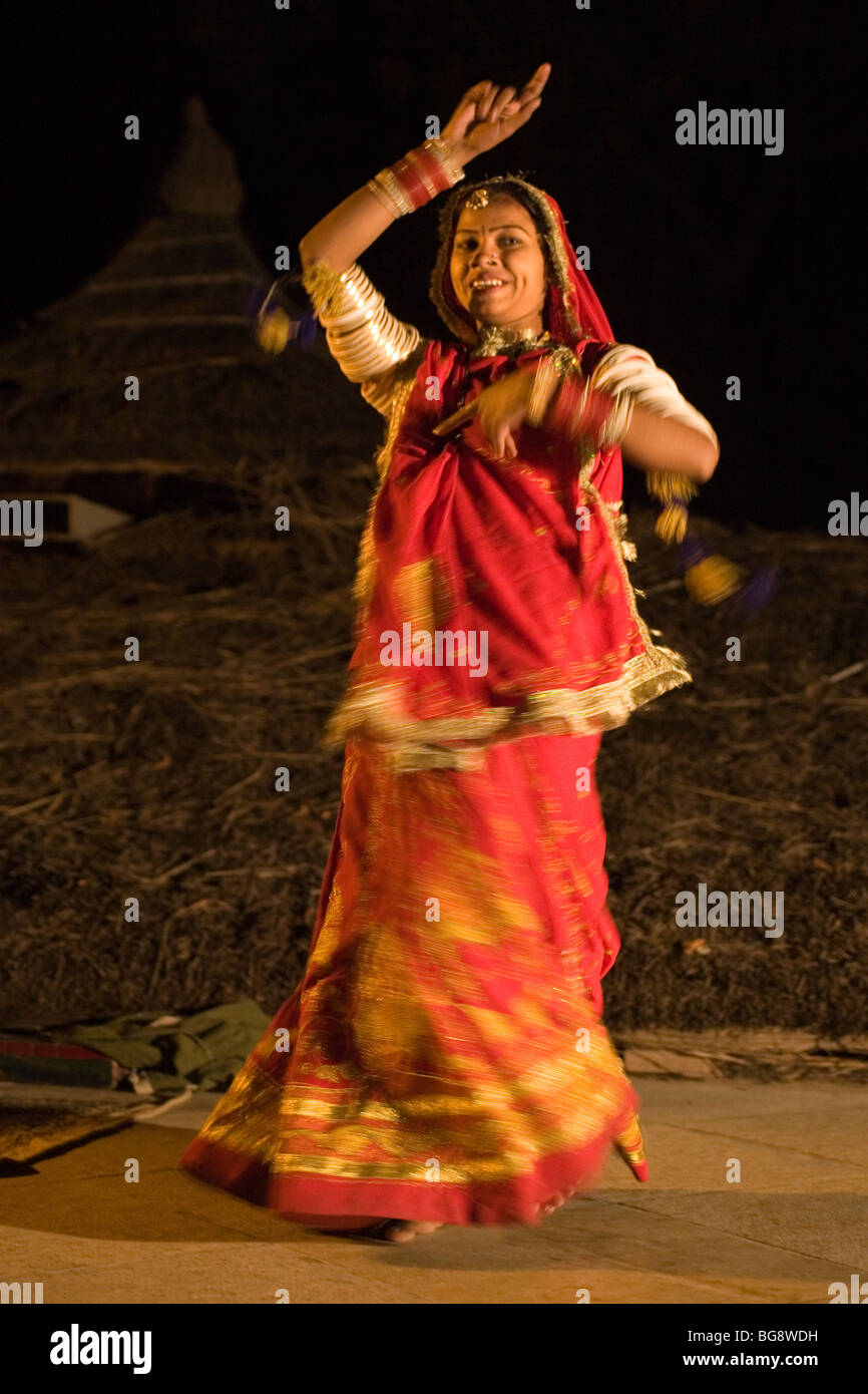 India Rajasthan dancer Stock Photo - Alamy