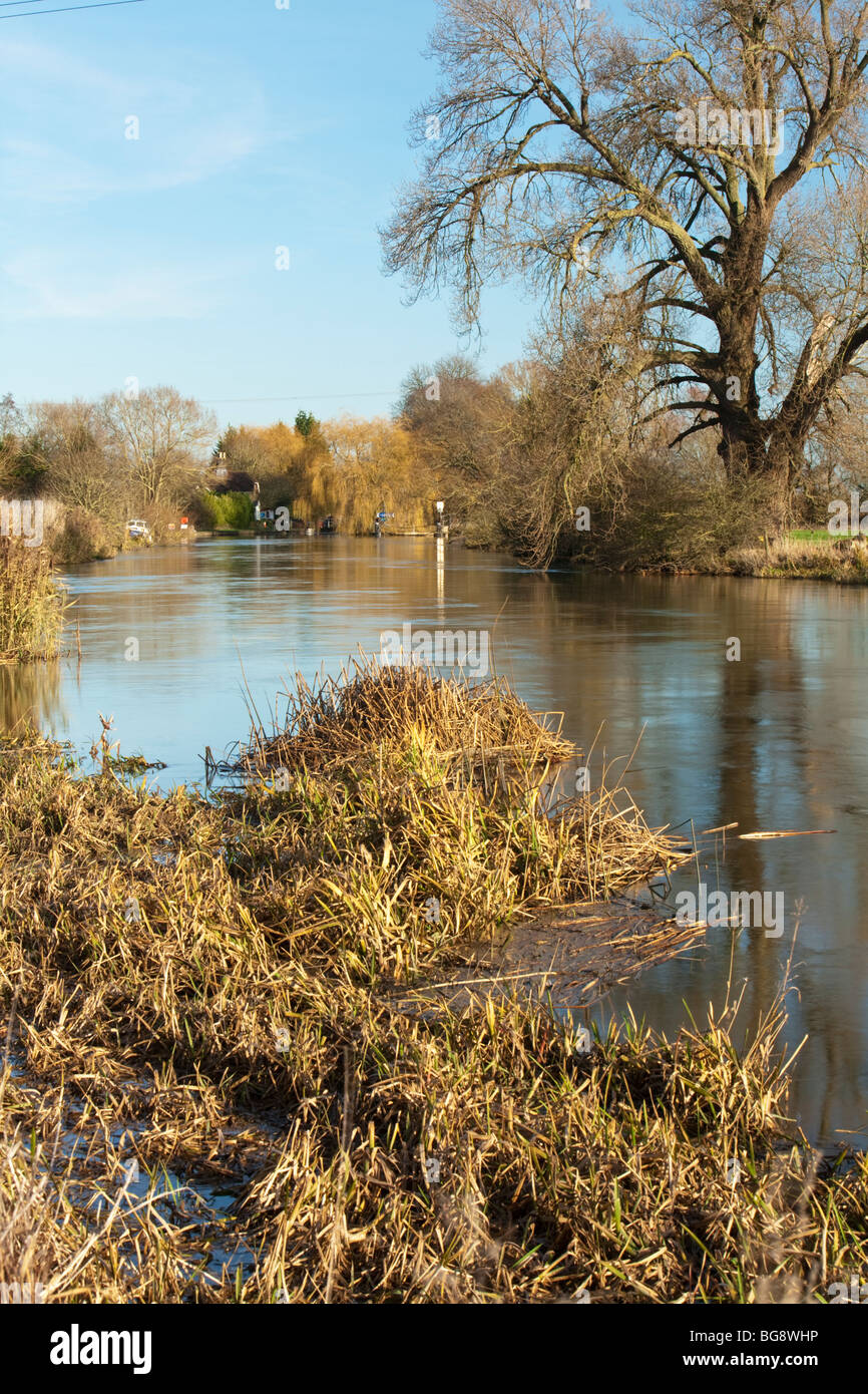 Radcot lock hi-res stock photography and images - Alamy
