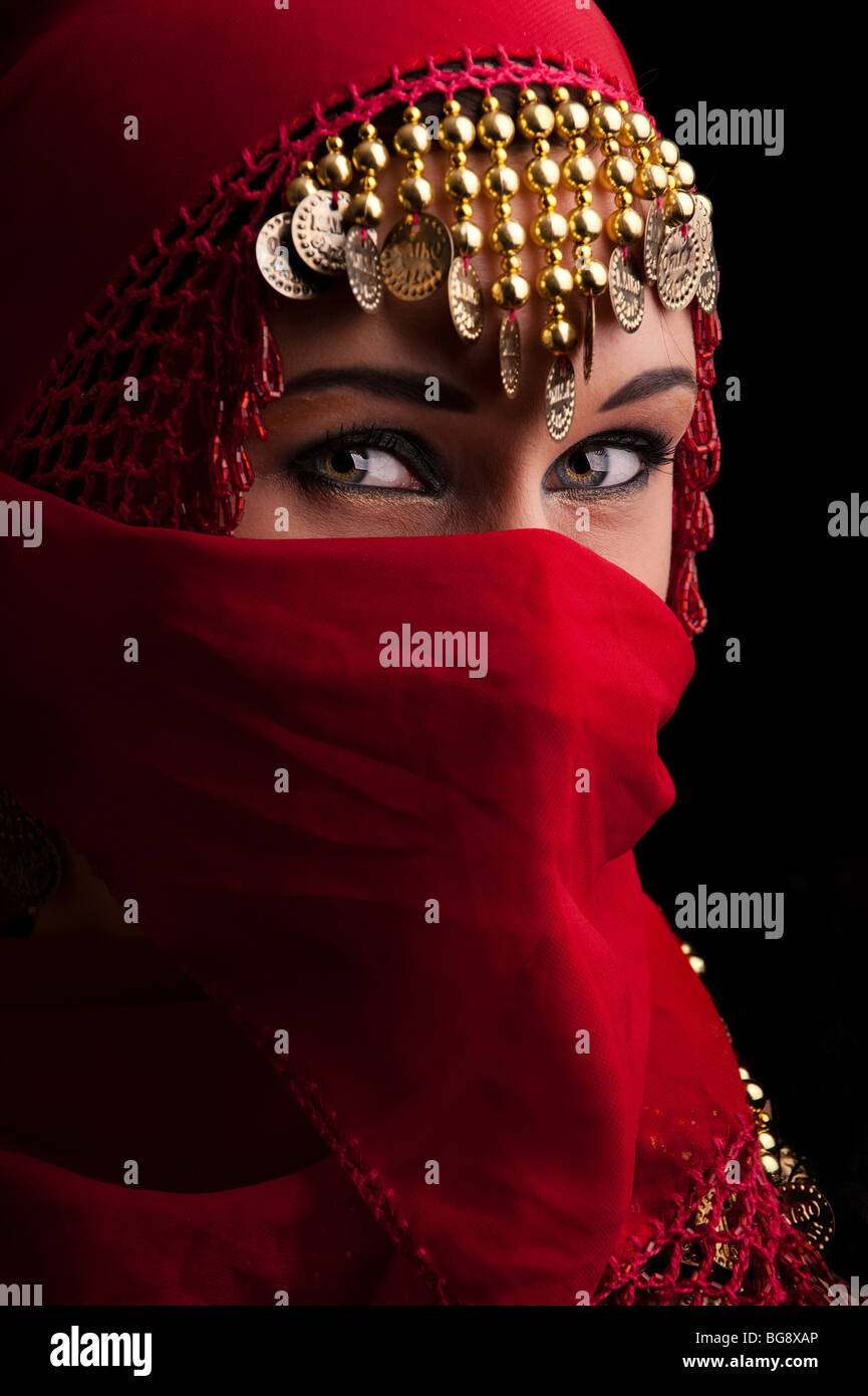 Girl beautiful eyes wearing veil hi-res stock photography and images ...