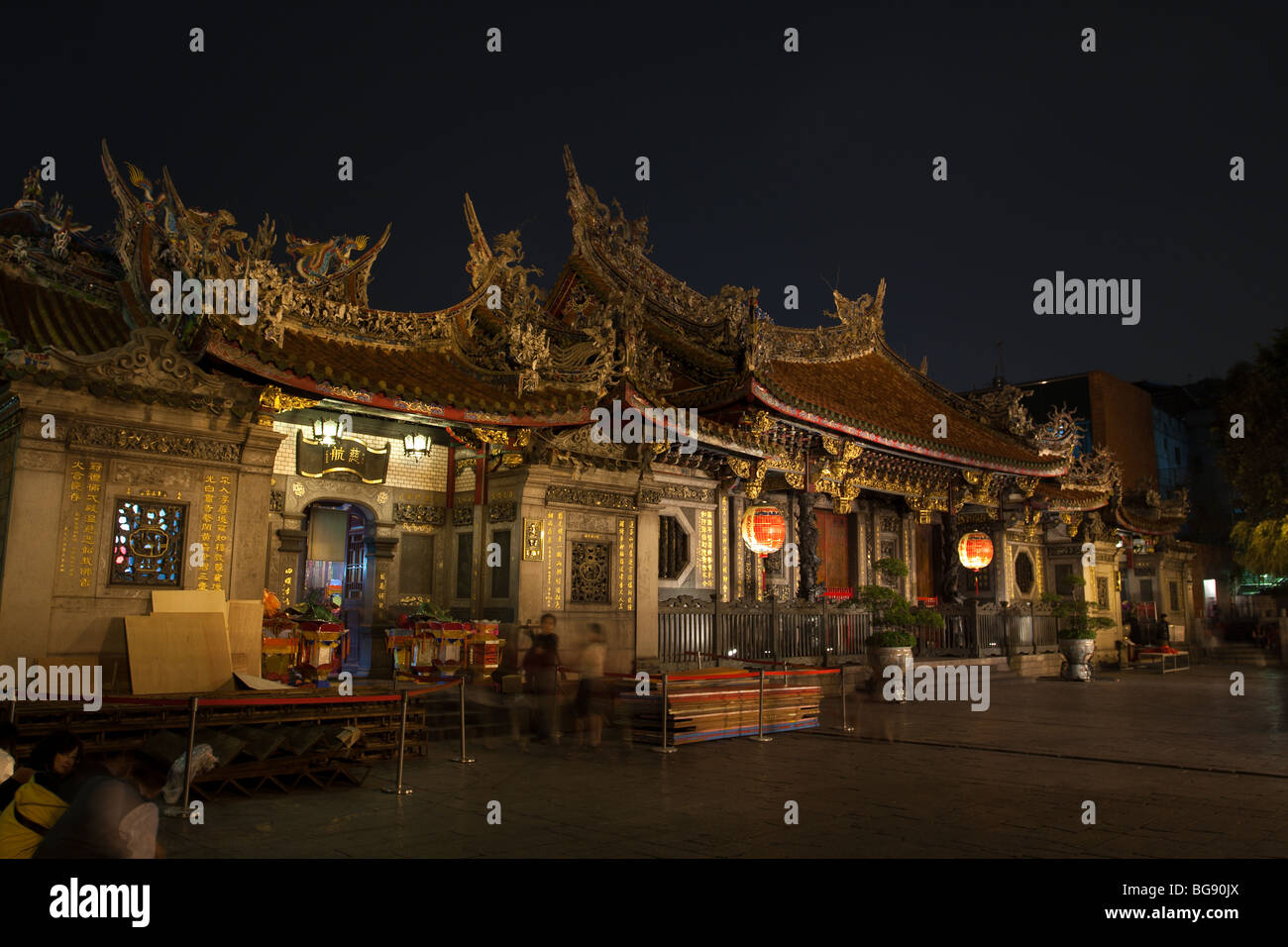 Lungshan (aka Longshan) Temple, historic Buddhist and Taoist temple ...
