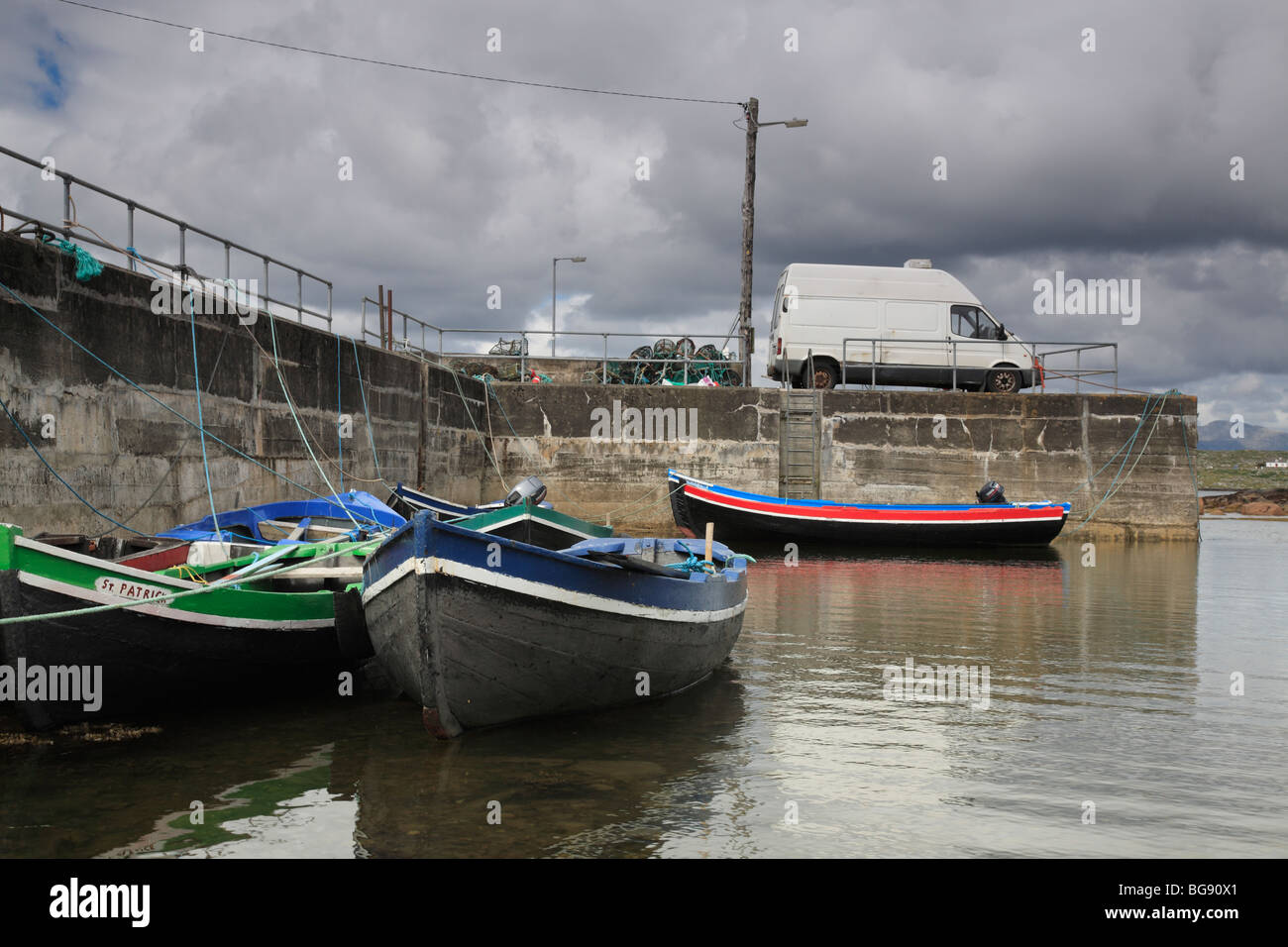 Irish fishing boats hi-res stock photography and images - Alamy