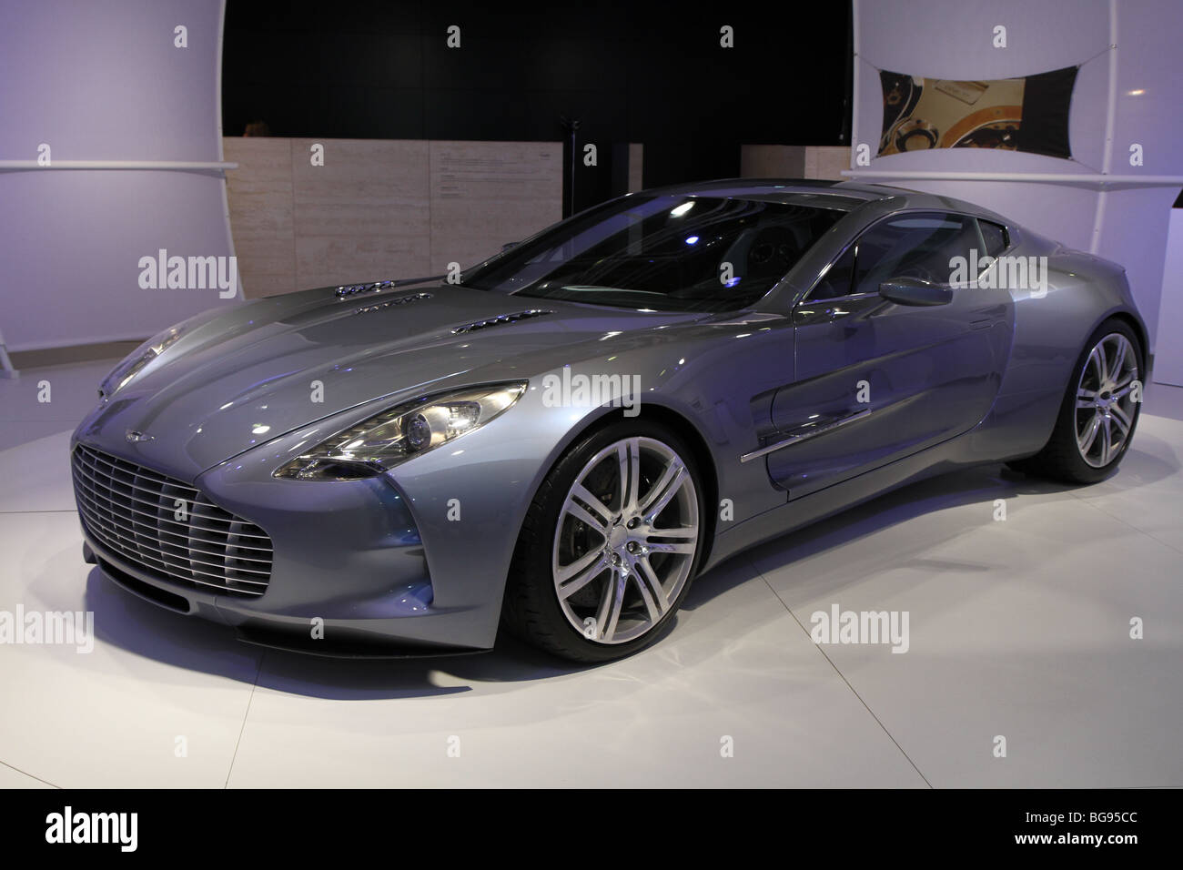 Aston Martin One 77 Silver