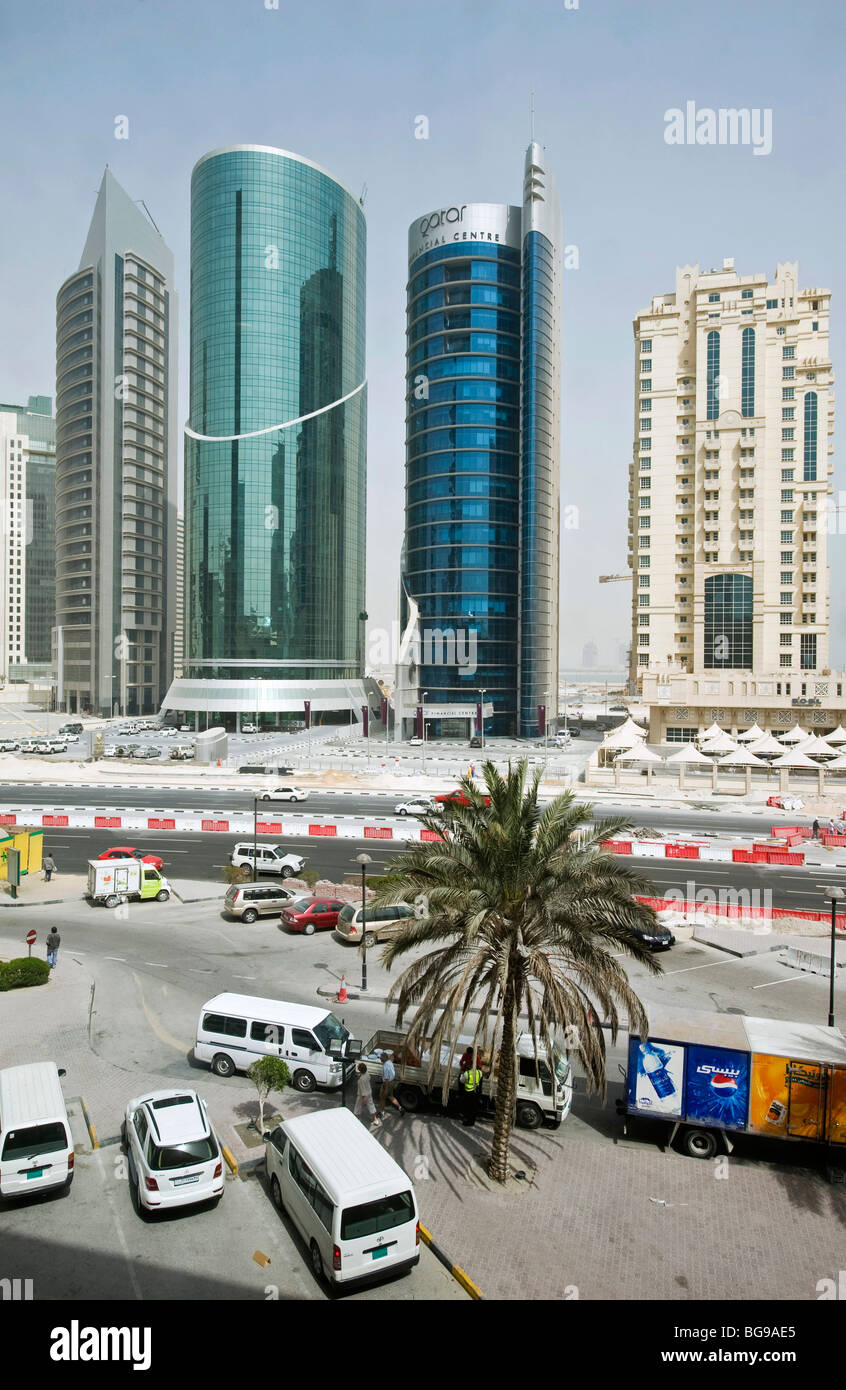 Qatar, Doha : construction Stock Photo - Alamy