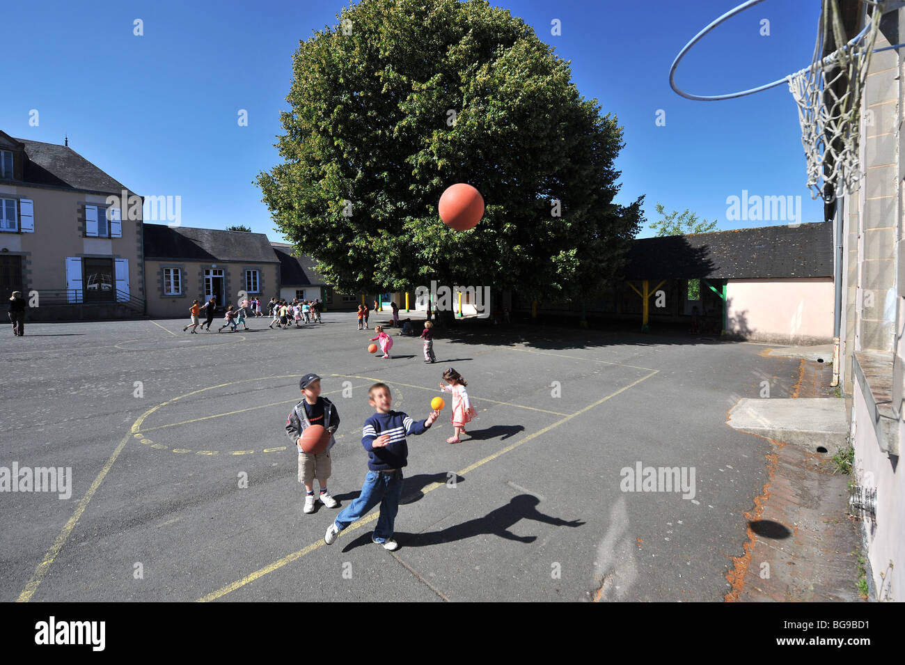 Childschoolgame hi-res stock photography and images - Alamy