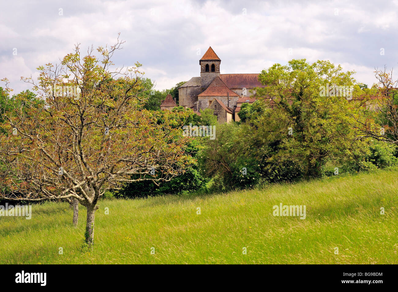 Montclera (46) : Church of St Pierre (St Peter Stock Photo - Alamy