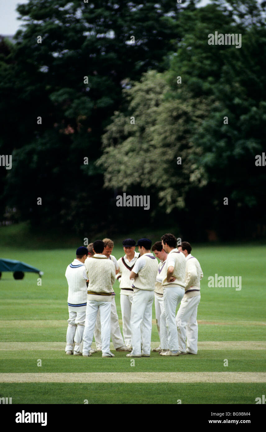 Cricketers standing hi-res stock photography and images - Alamy