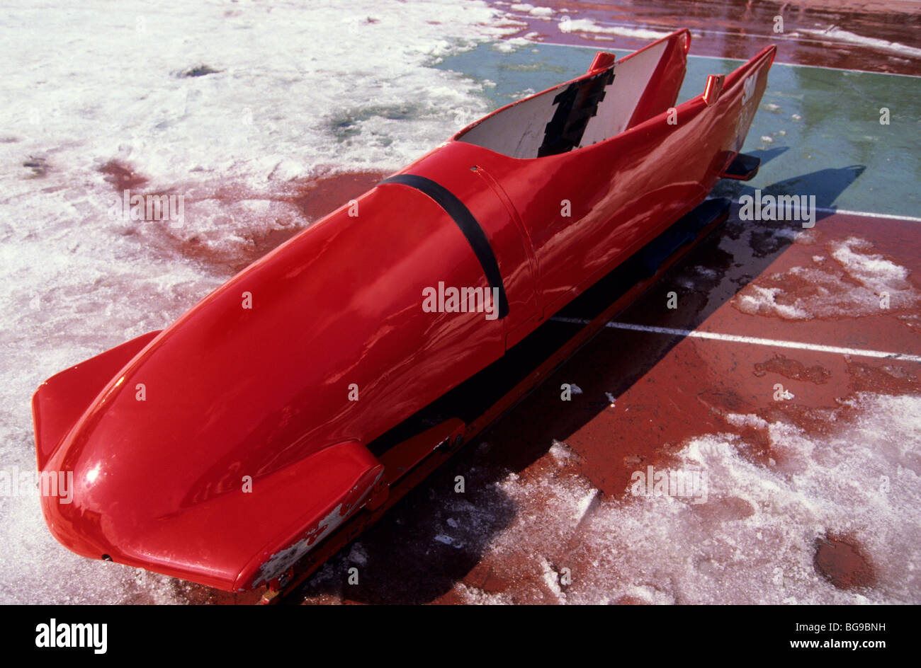 Sittingthawed hi-res stock photography and images - Alamy