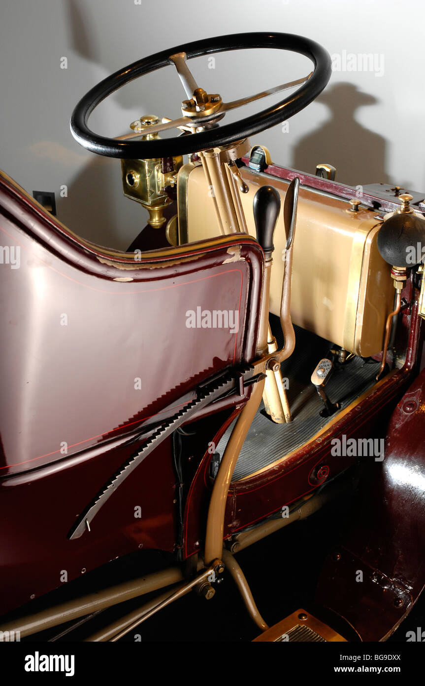 1902 vintage peugeot car hi-res stock photography and images - Alamy