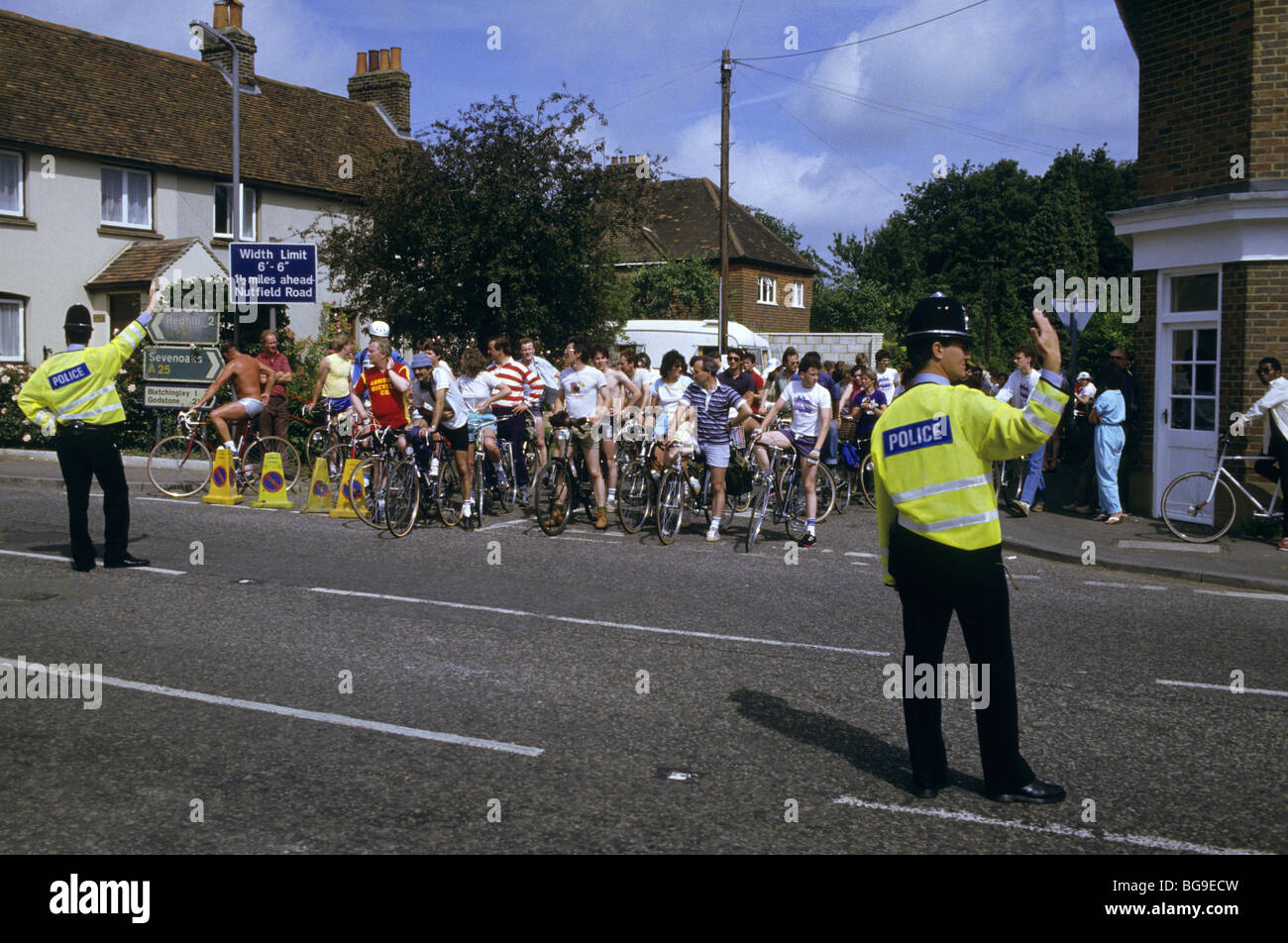 Waiting to cross a road hi-res stock photography and images - Alamy