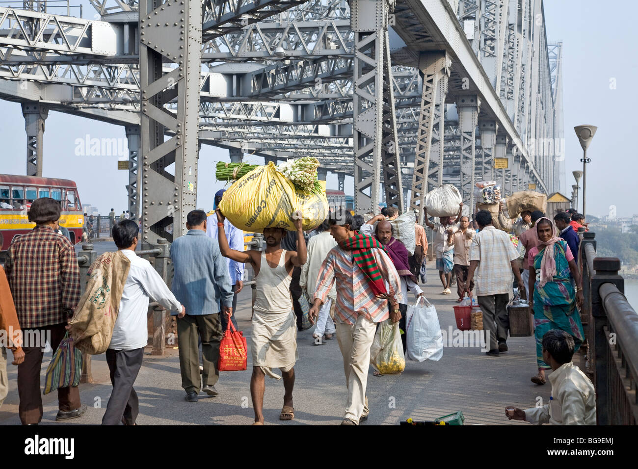 Calcutta howrah bridge hi-res stock photography and images - Alamy