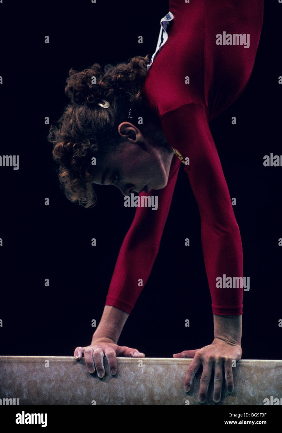 Female gymnast beam hi-res stock photography and images - Alamy