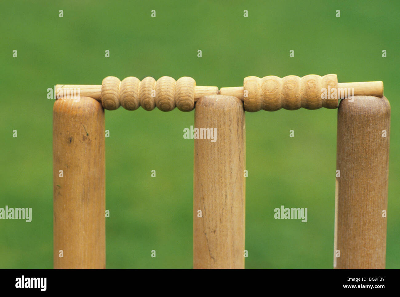 Close up of a cricket wicket with stumps and bails Stock Photo - Alamy