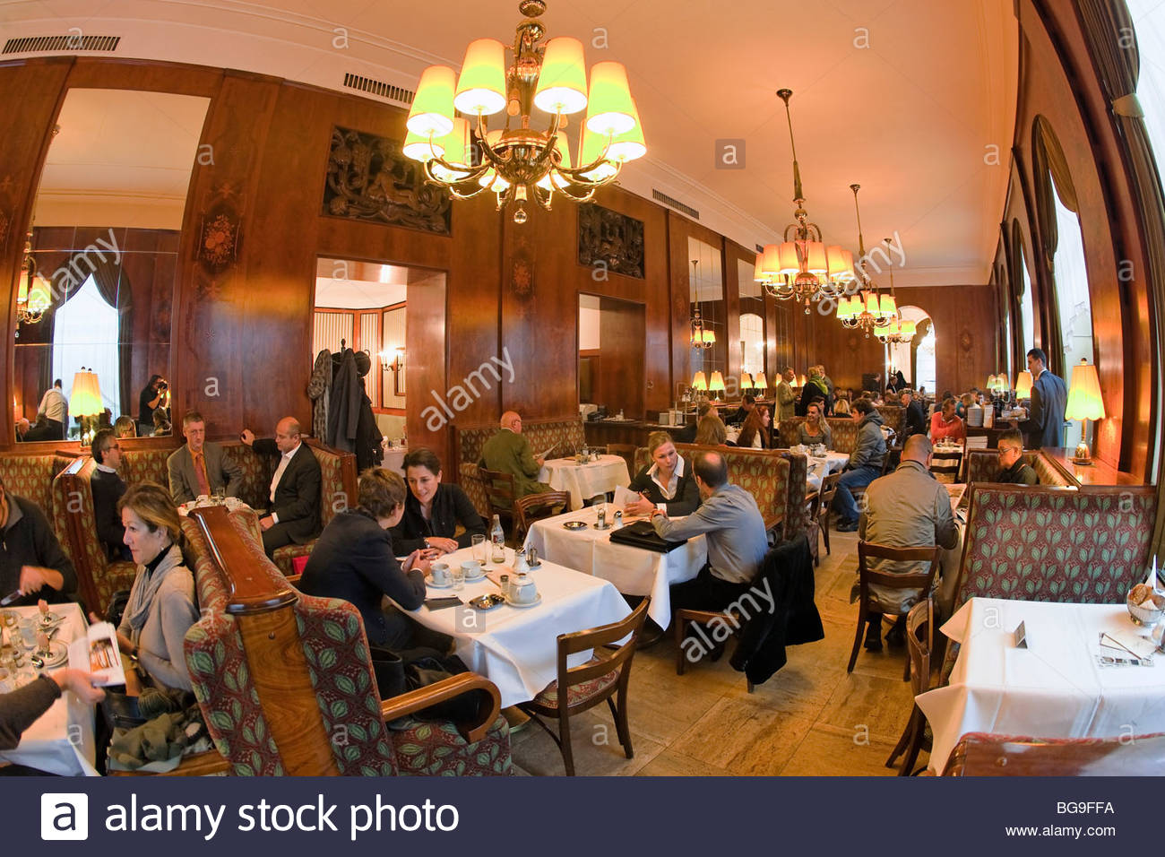 Kaffeehaus Cafe Landtmann Wien Vienna Austria Stock Photo: 27254622 - Alamy