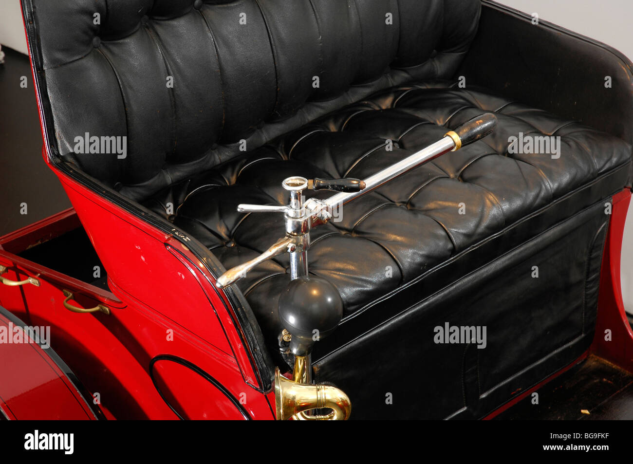 1903 crestmobile hi-res stock photography and images - Alamy