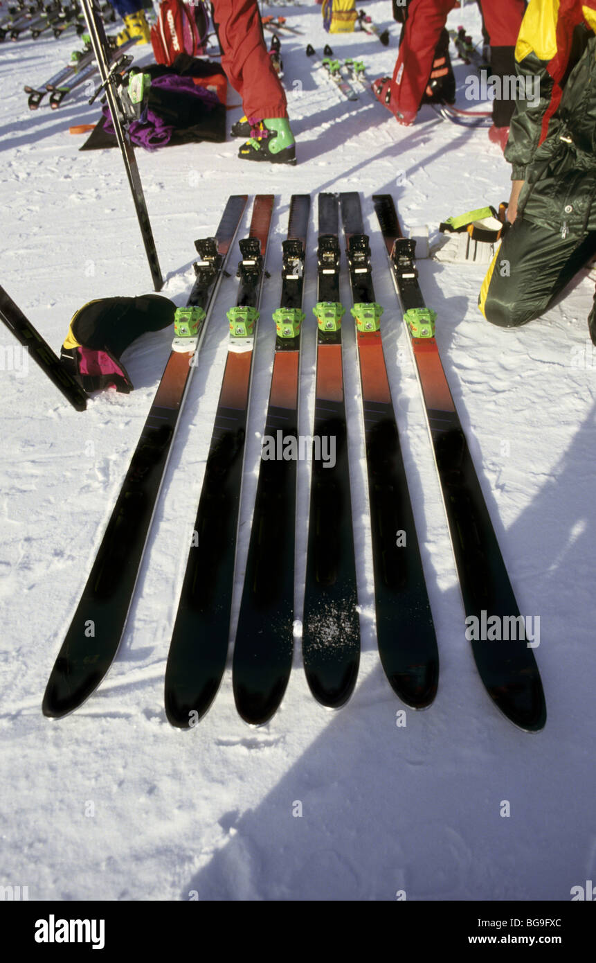 Pairs of skis hi-res stock photography and images - Alamy
