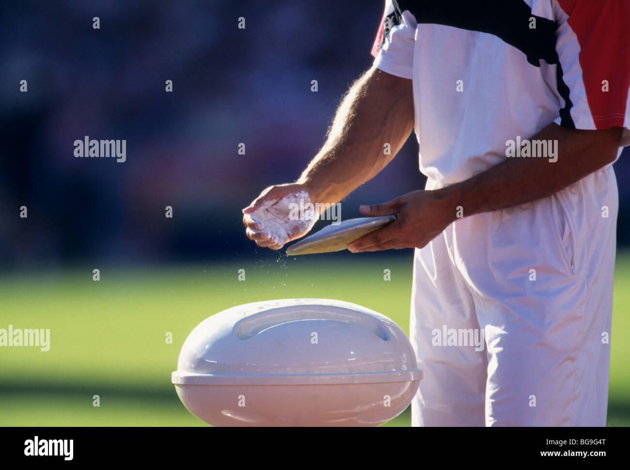 Athlete preparing discus Stock Photo - Alamy