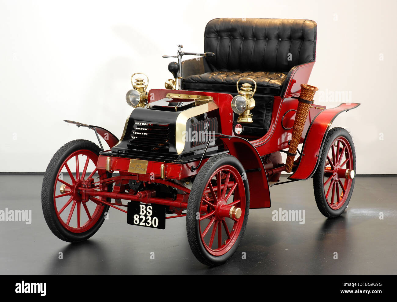 1903 crestmobile hi-res stock photography and images - Alamy