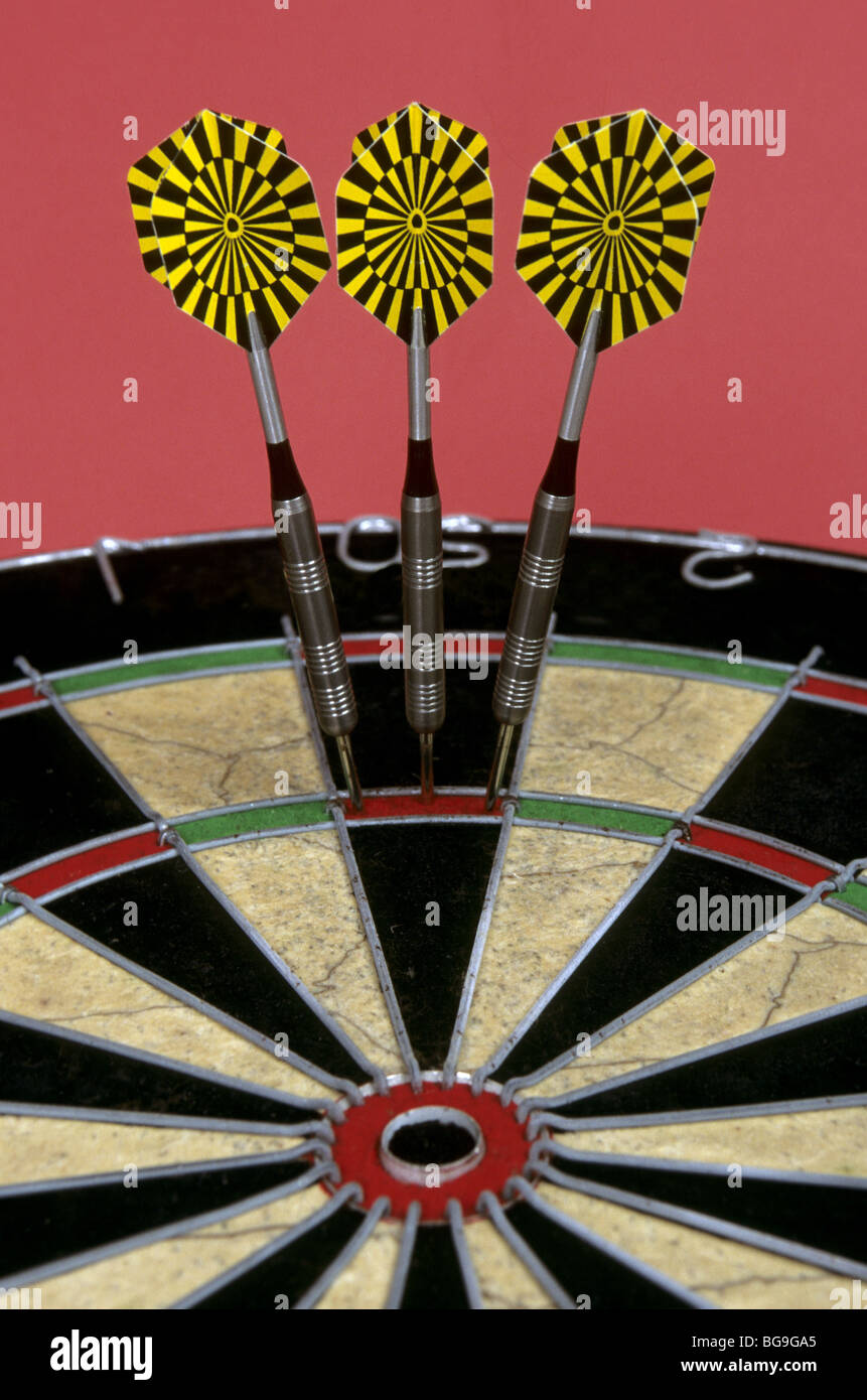 Dart darts hi-res stock photography and images - Alamy