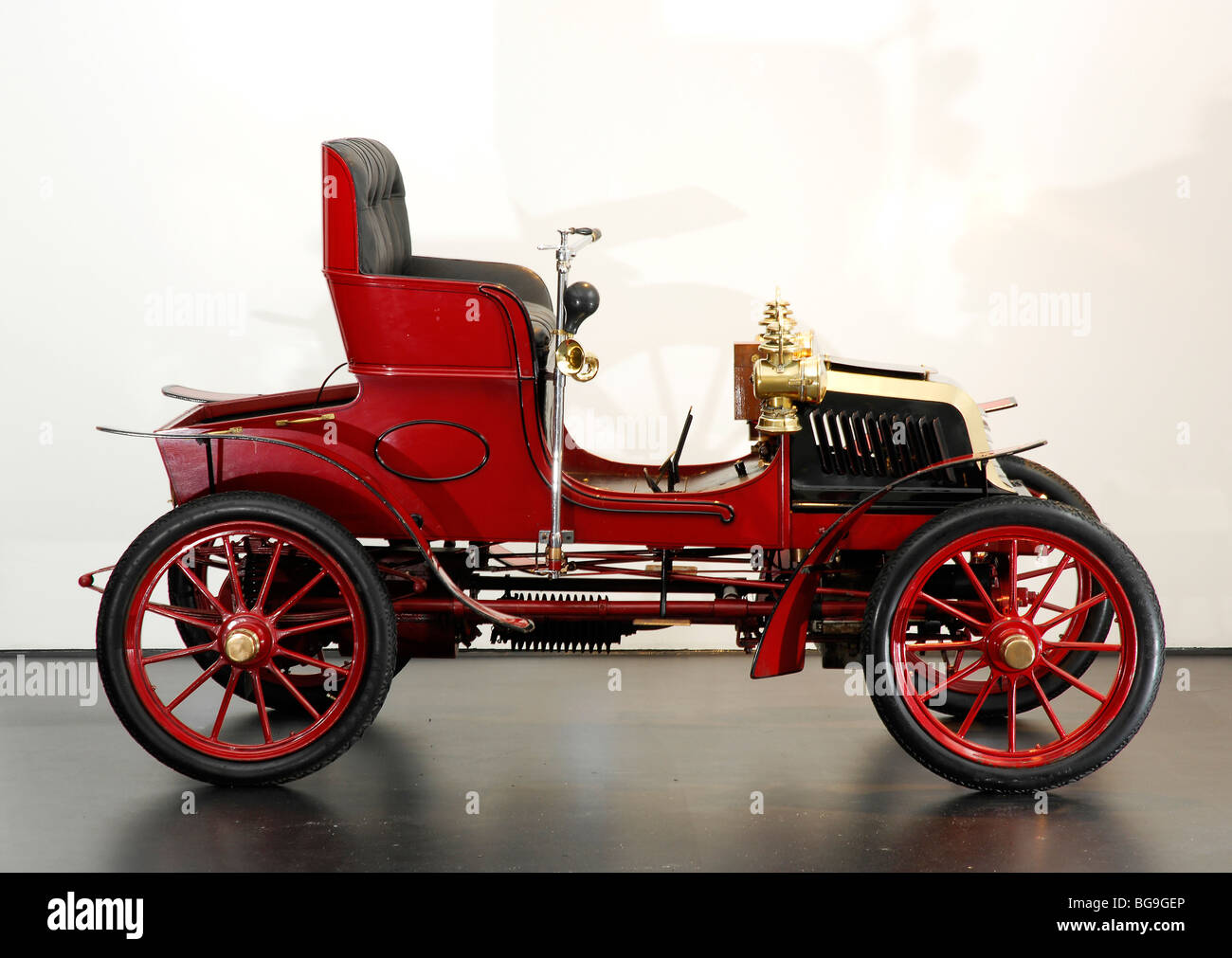 Crestmobile hi-res stock photography and images - Alamy