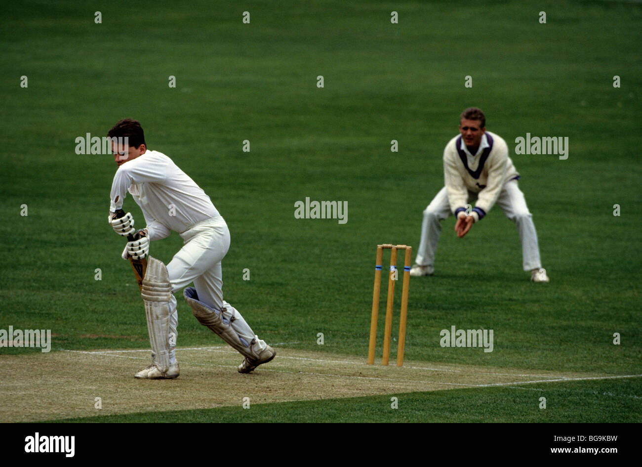 Cricket players whites hi-res stock photography and images - Alamy