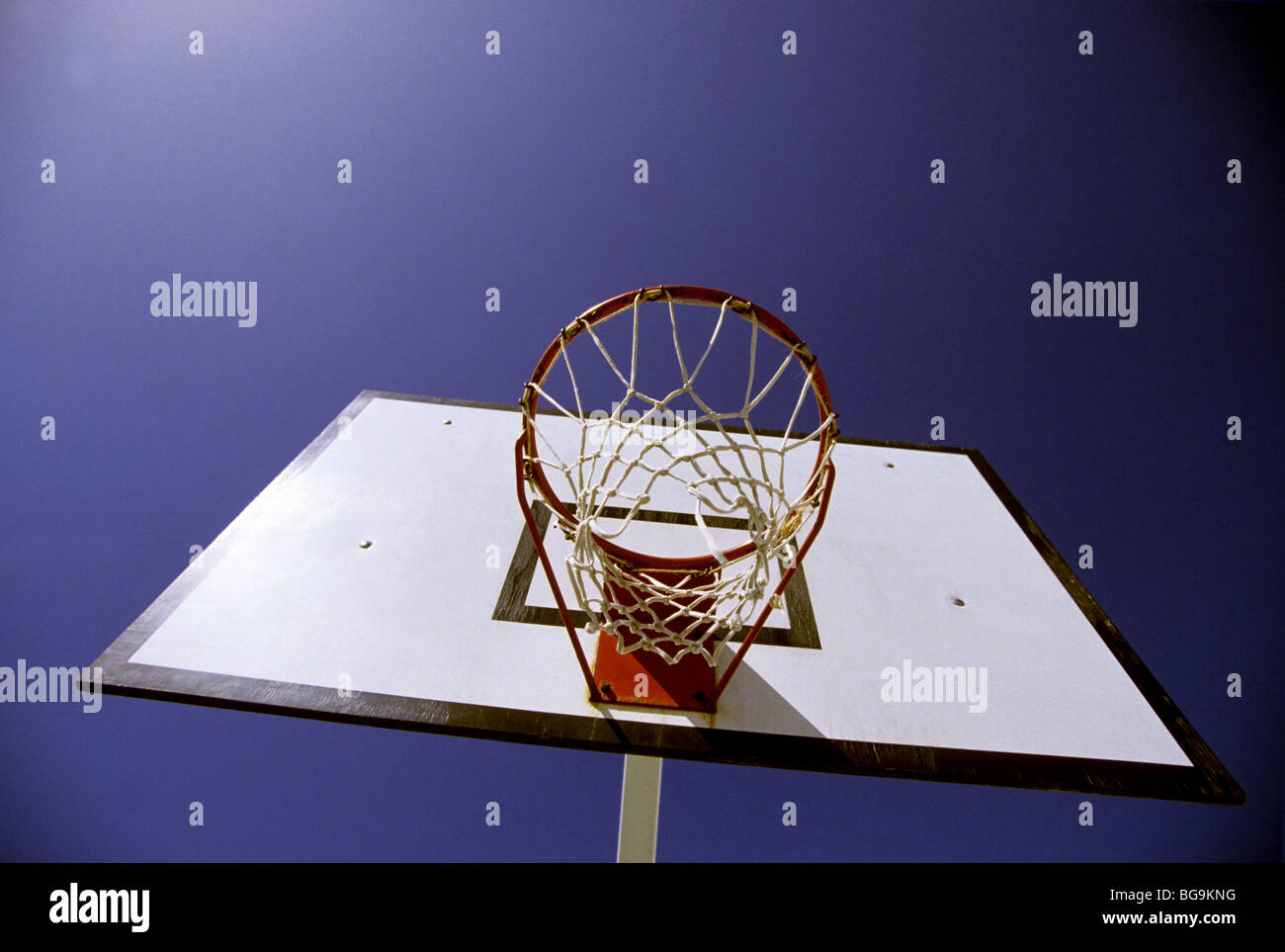 Outdoor basketball hoop Stock Photo - Alamy